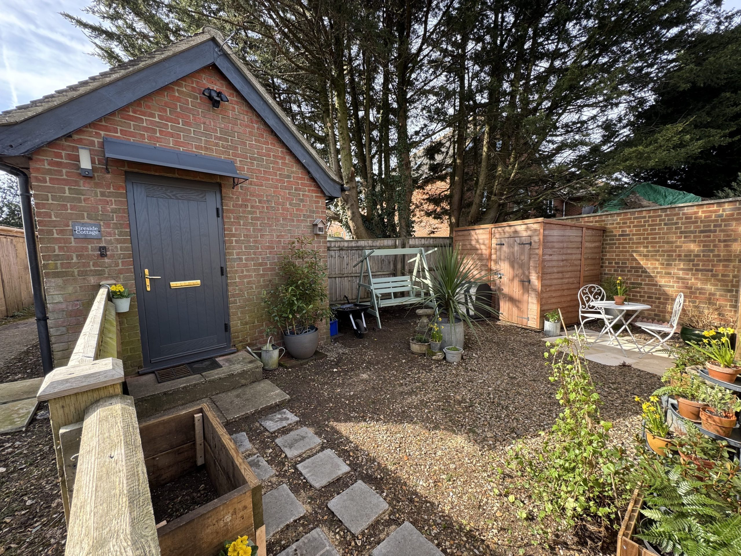 Fireside Cottage The Close Ringwood BH24 1LA | Anthonys of Ringwood